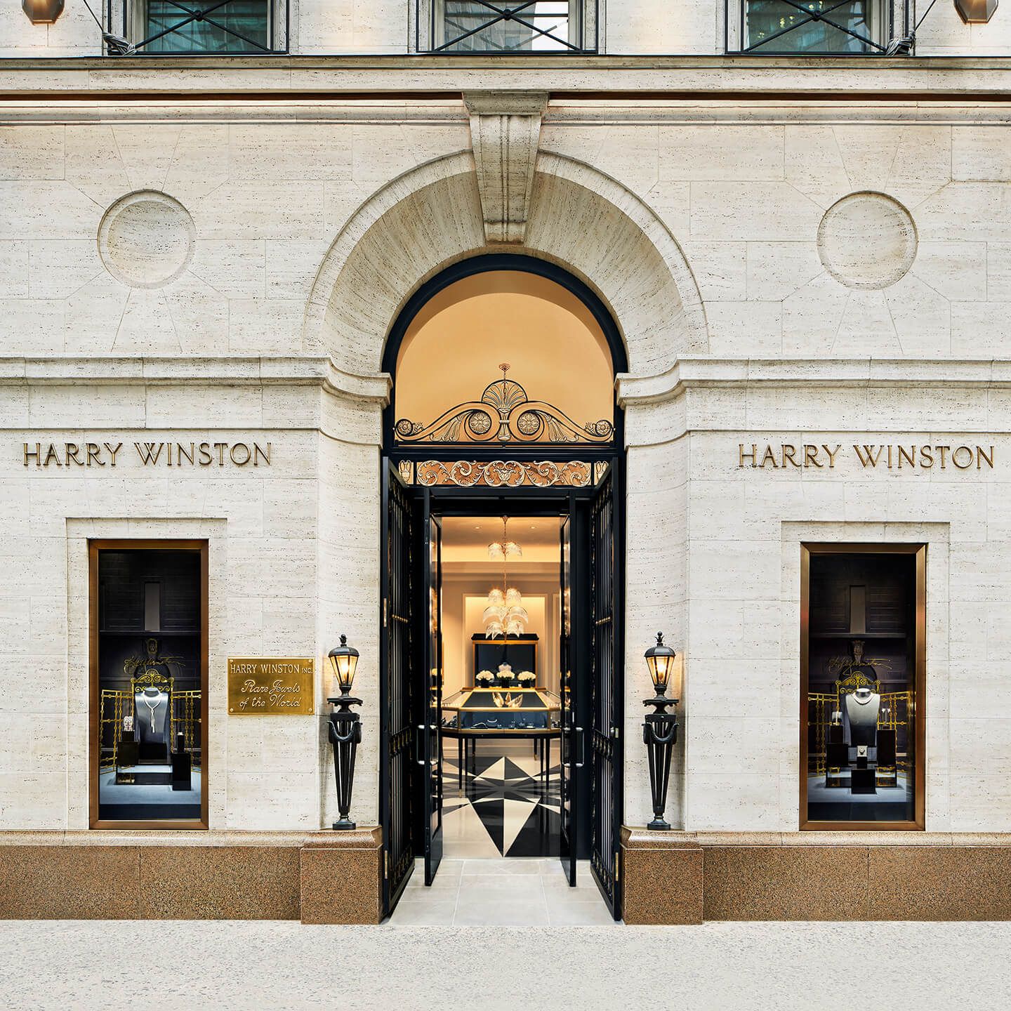 La Maison Harry Winston est ravie de vous ouvrir à nouveau ses portes